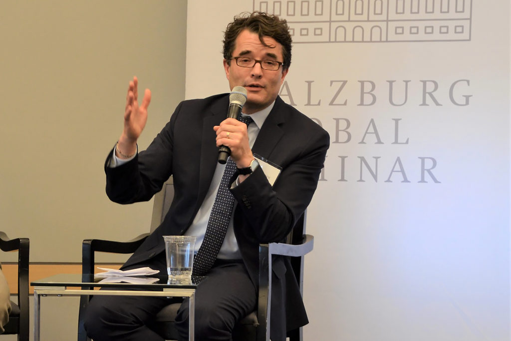 Alex Whiting emërohet shef i hetimeve në Prokurorinë Speciale. Do ...